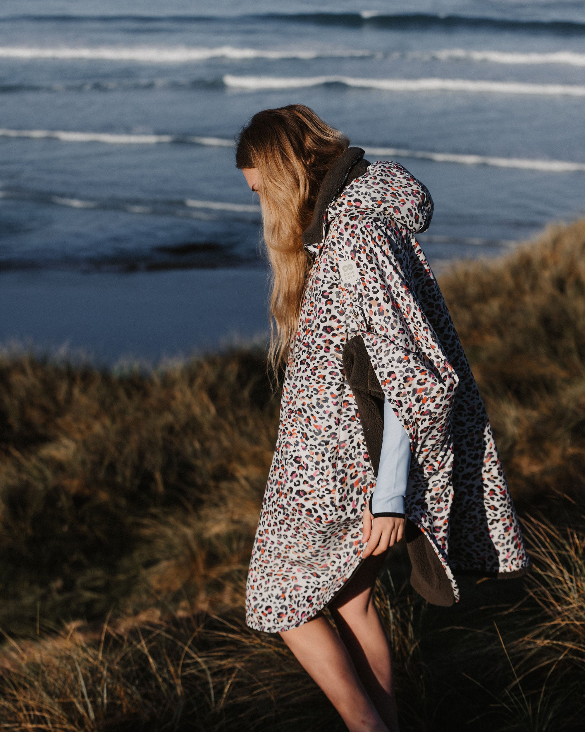 The Reversible Shell Changing Cape – Cape Cove